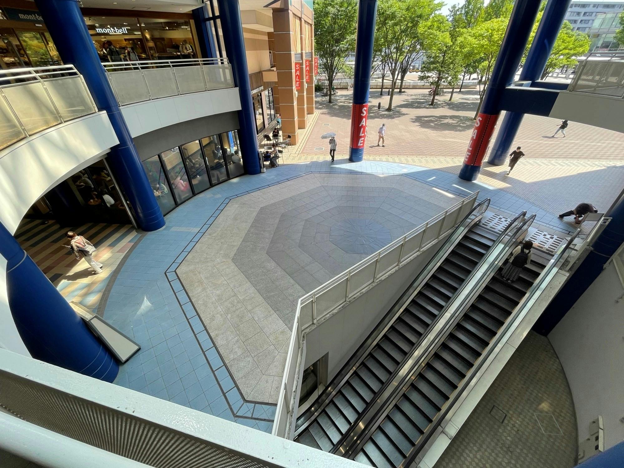 【港北 TOKYU S.C.】PRイベントやポップアップストアに最適なショッピングセンターのイベントスペース(大)｜ショップカウンター