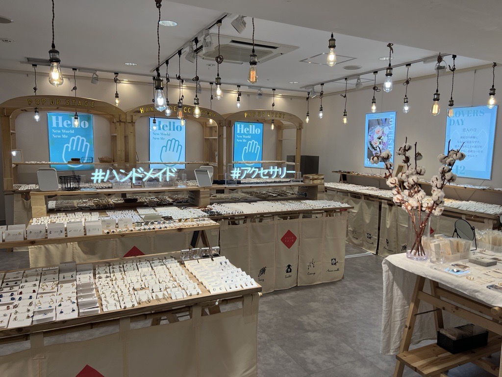 【アミュプラザ博多AMU EST 1F】POP UP STAGE｜ショップカウンター