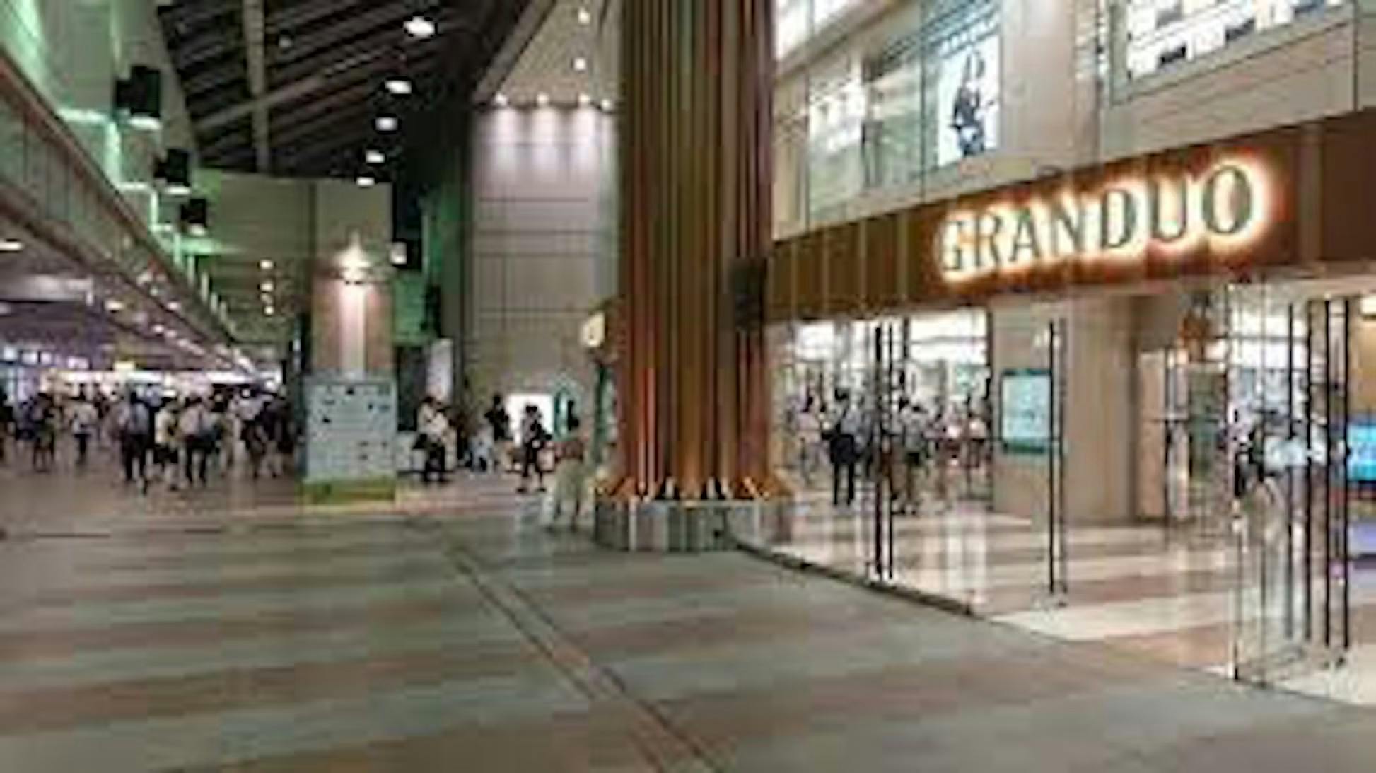 【グランデュオ立川】コスメや雑貨のポップアップストアに最適な施設2階アパレルフロアのイベントスペース｜ショップカウンター